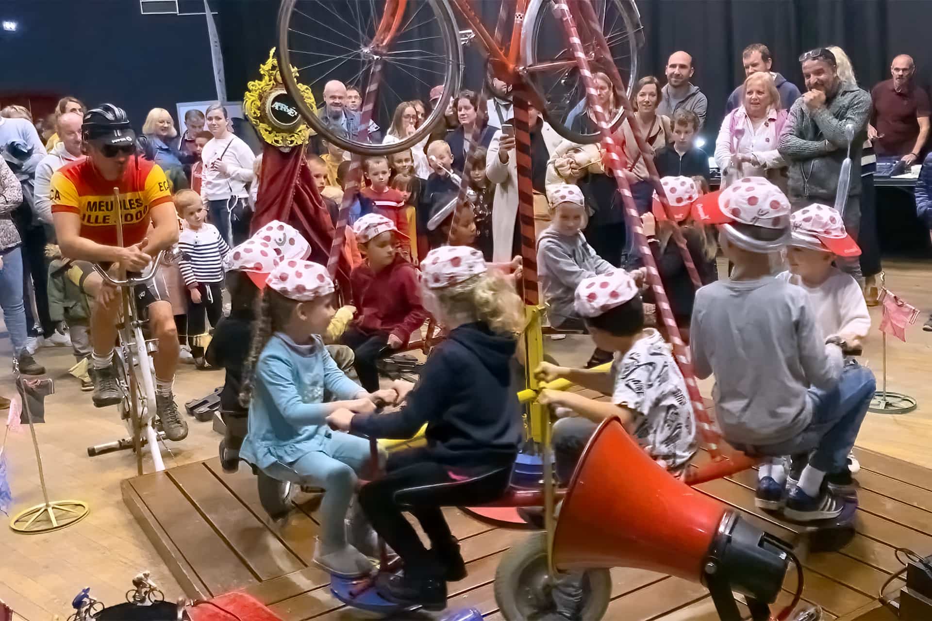 Le petit manège à vélo - Sésame Spectacles